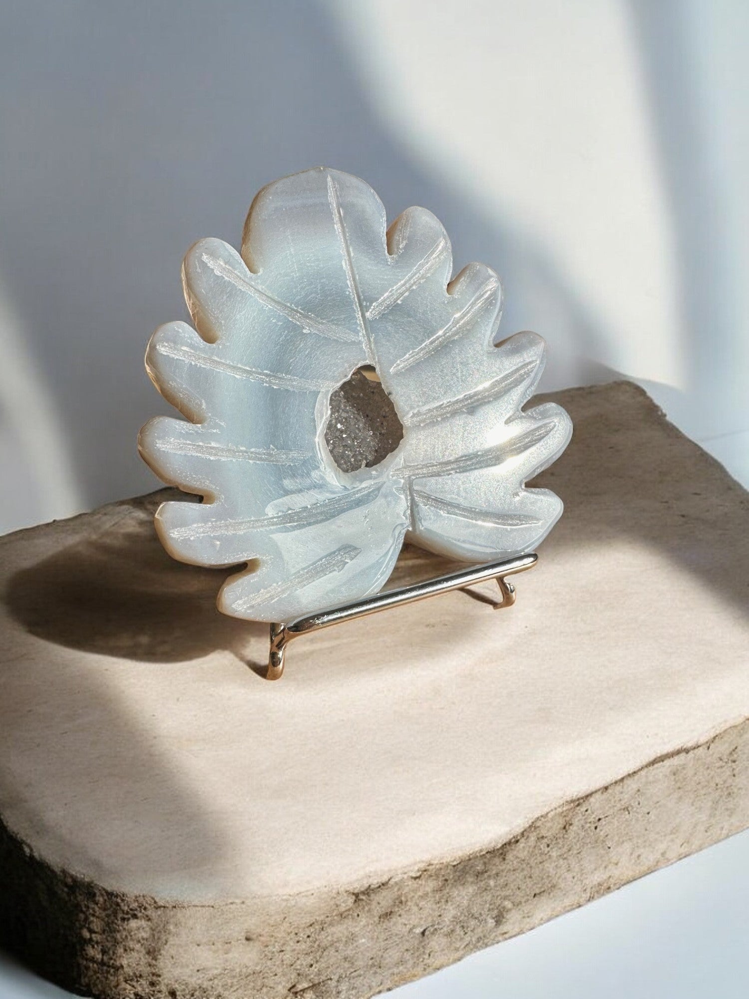 Agate - Explore Grounding Agate Crystals, Figurines, and Hearts